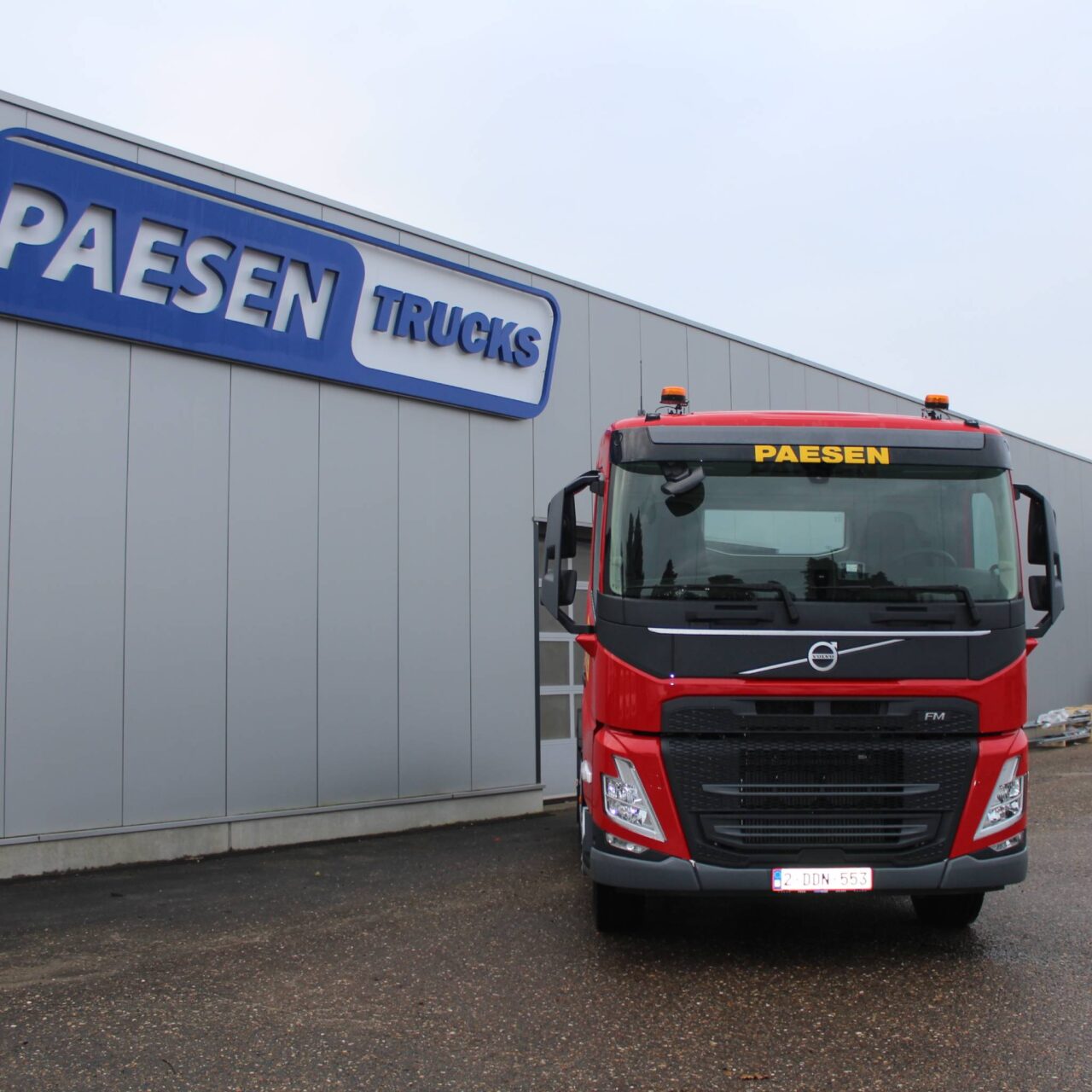 Volvo FM460 6x4 trekker aan Paesen Beton uit Houthalen - Paesen Trucks